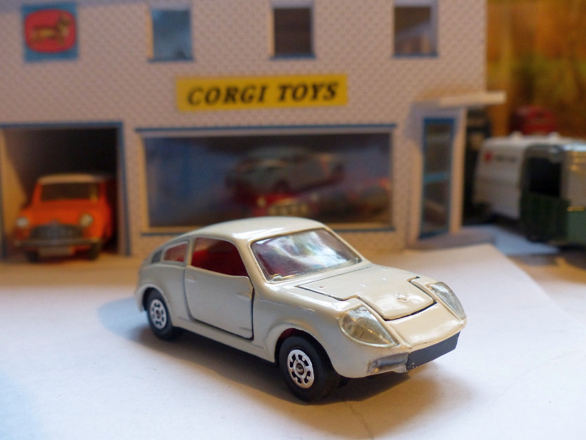 305 Mini Marcos GT 850 *rare in white* – Corgi Toys