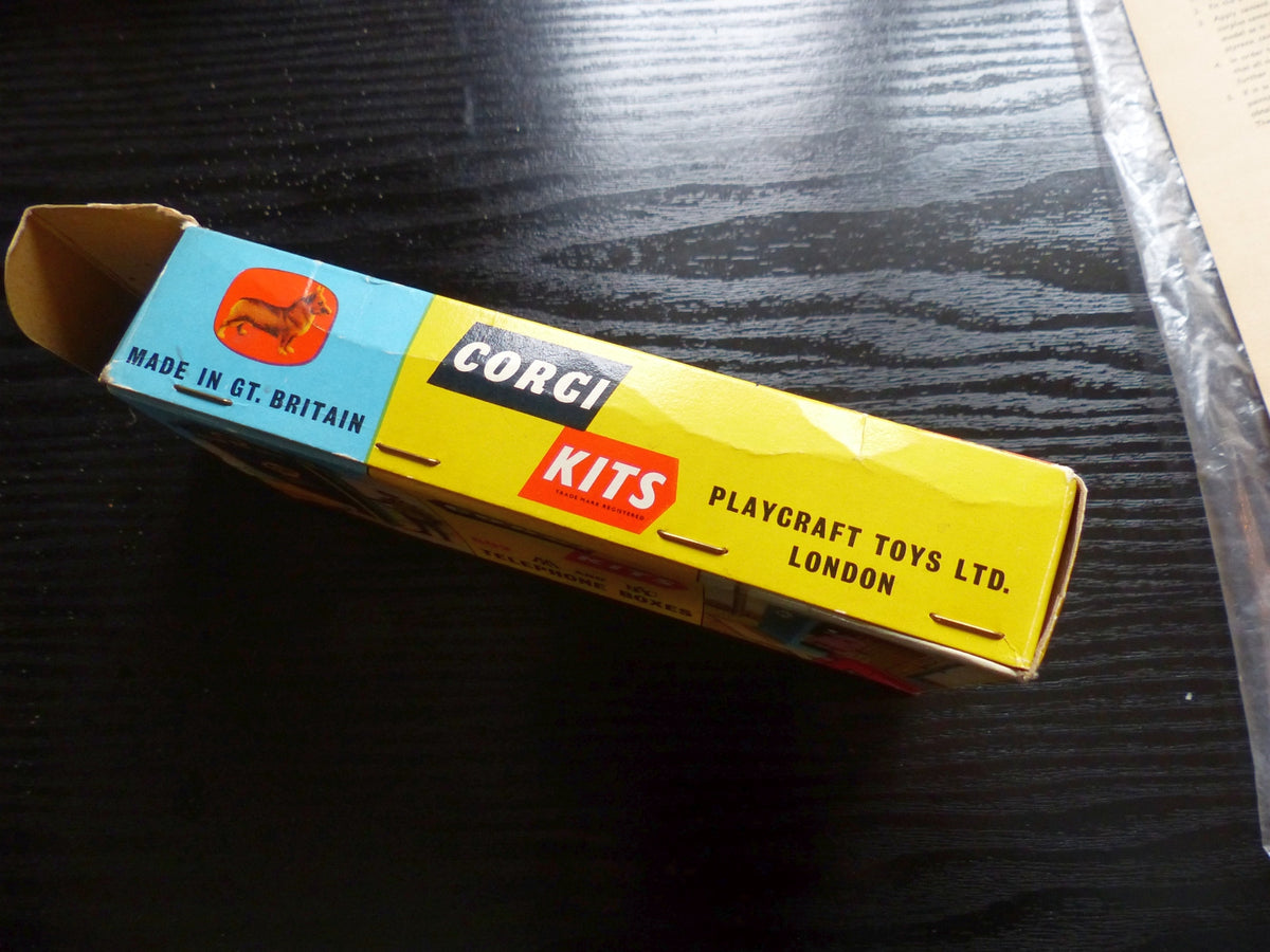 602 Corgi Kits AA and RAC Telephone boxes *in original box* – Corgi Toys