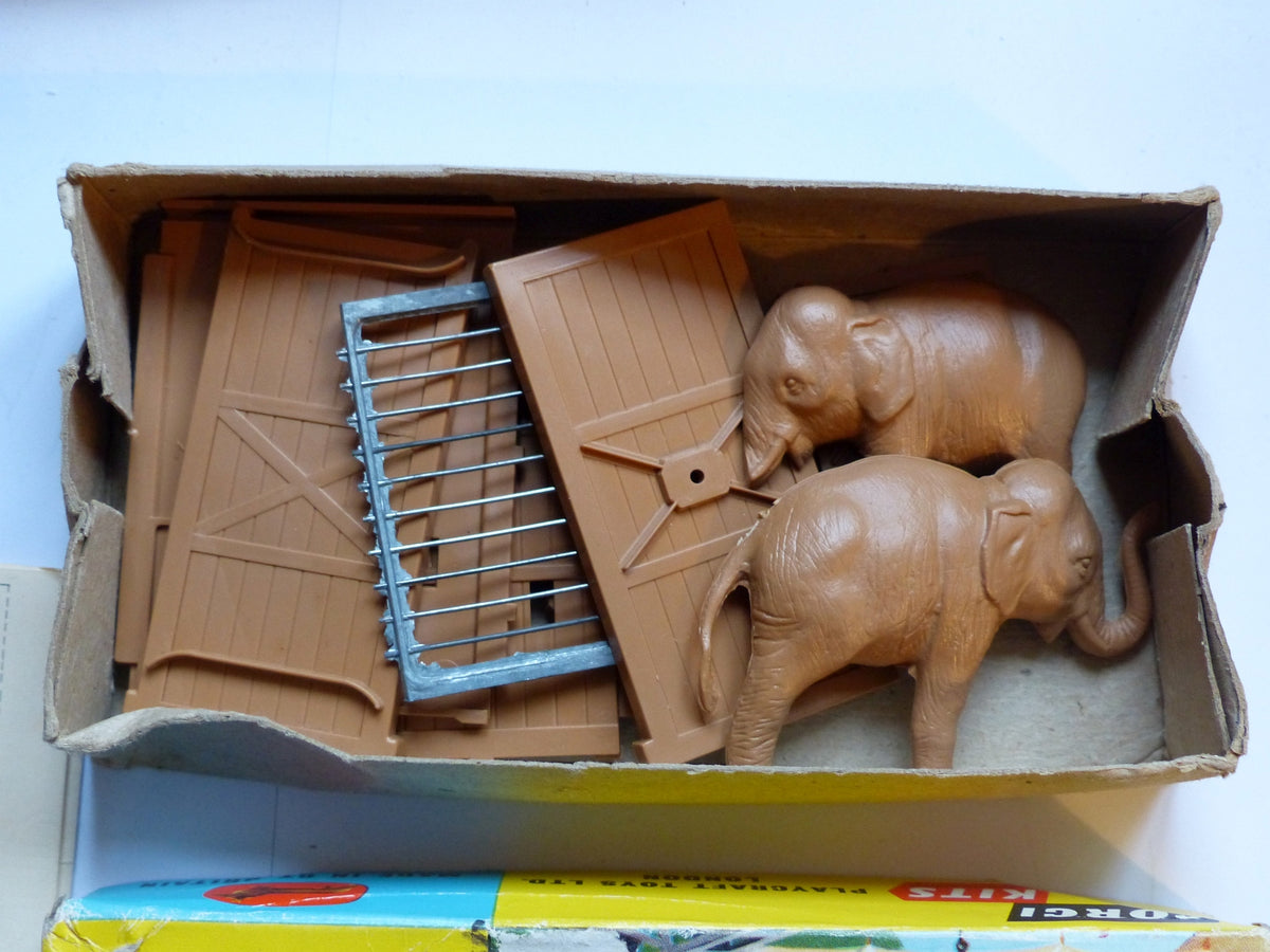 Corgi Kits 607 Circus Elephant and Transport Cage – Corgi Toys